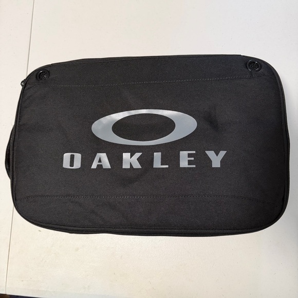 Oakley | Storage & Organization | Oakley Multi Unit Goggles Case Black ...